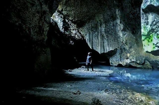 Menelusuri Misteri dan Keindahan Goa Batu Gelap di Kalimantan Timur ...